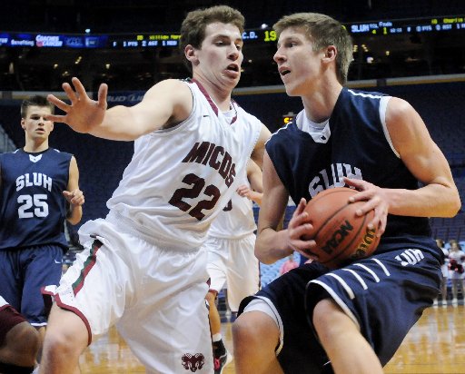 Late free throws make difference as SLUH slips past MICDS in 44-40 win