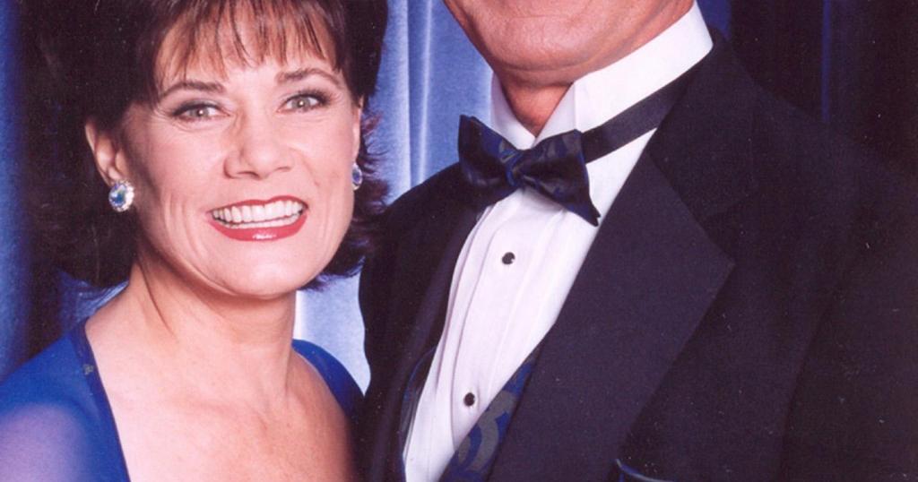 Guy and Ralna perform salute to veterans