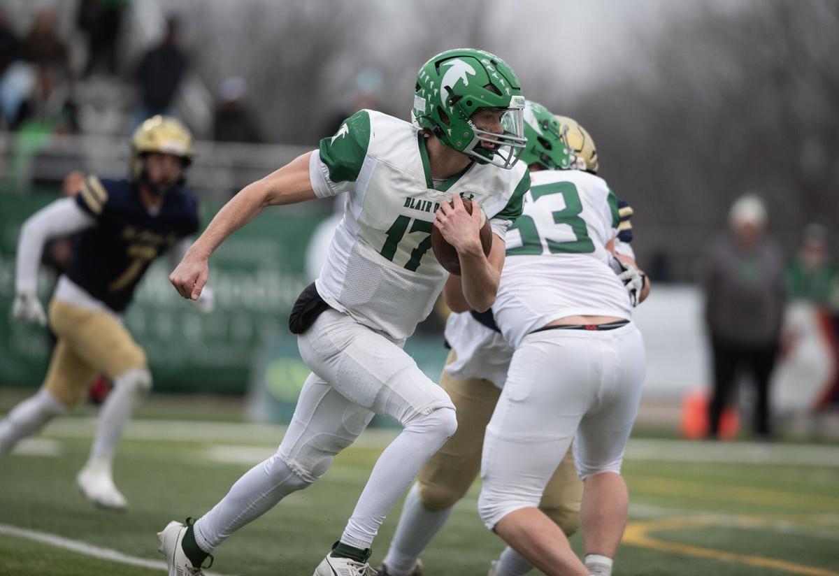 Blair Oaks overpowers St. Pius X in Class 2 football state championship ...