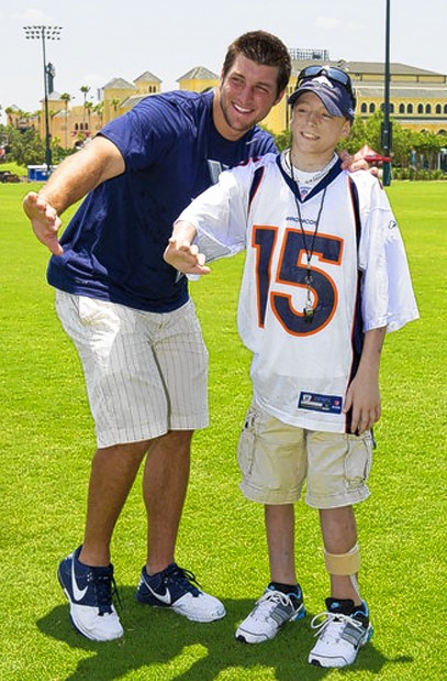 Brush with football star helps teen tackle sickness | Local Illinois ...