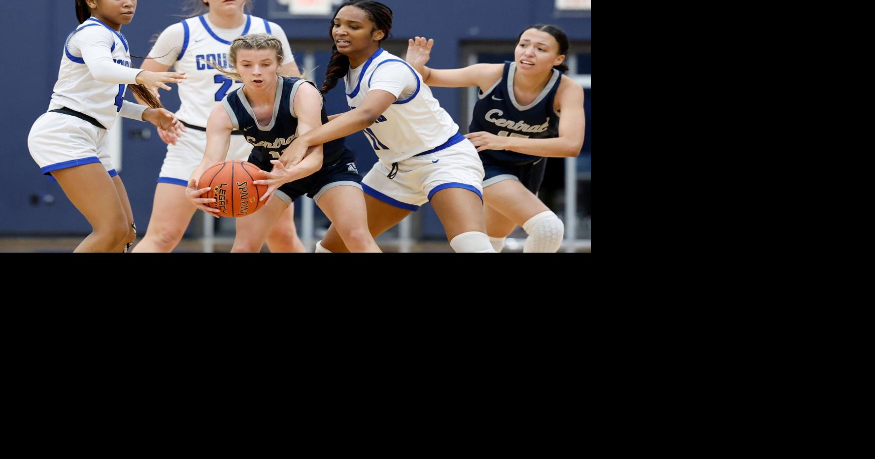 St. Dominic Christmas Tournament, final: Lutheran St. Charles 74 ...