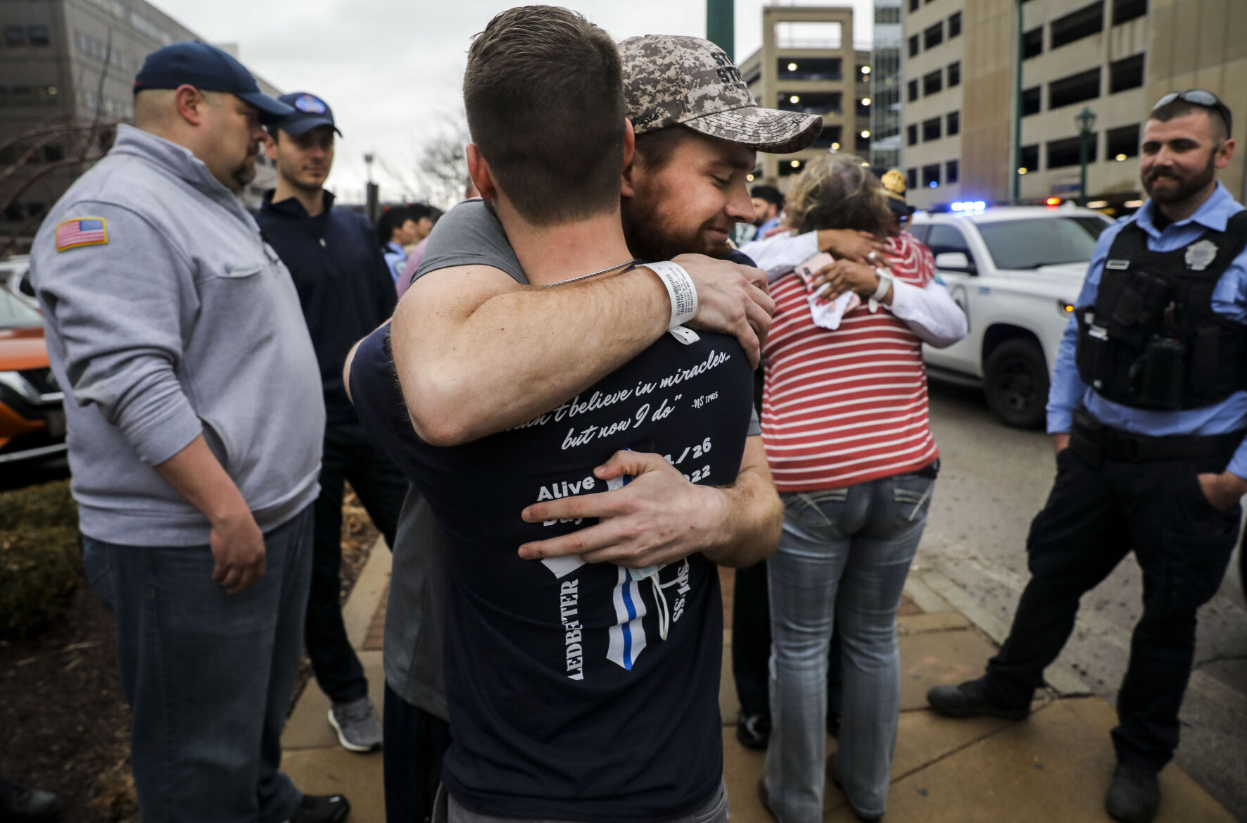 St. Louis police identify injured teen who fled from officer