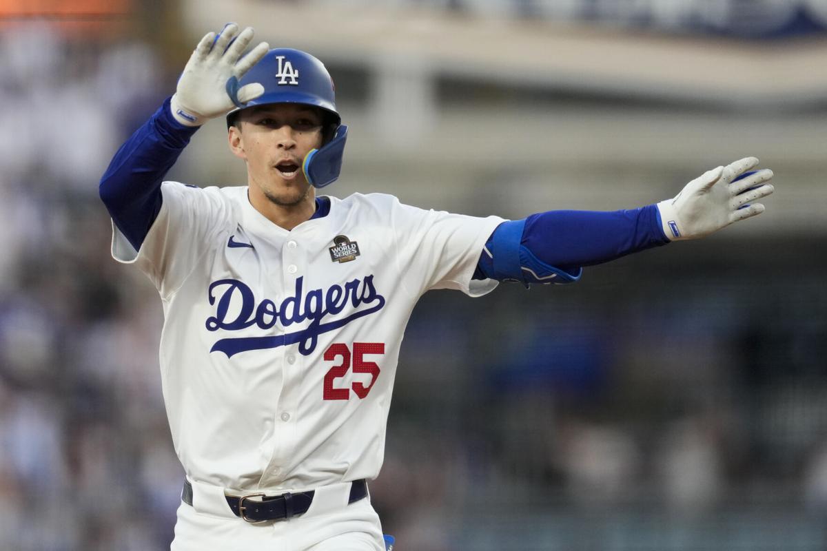 Former Cardinal Tommy Edman agrees to 5-year, $74M deal to stay with ...