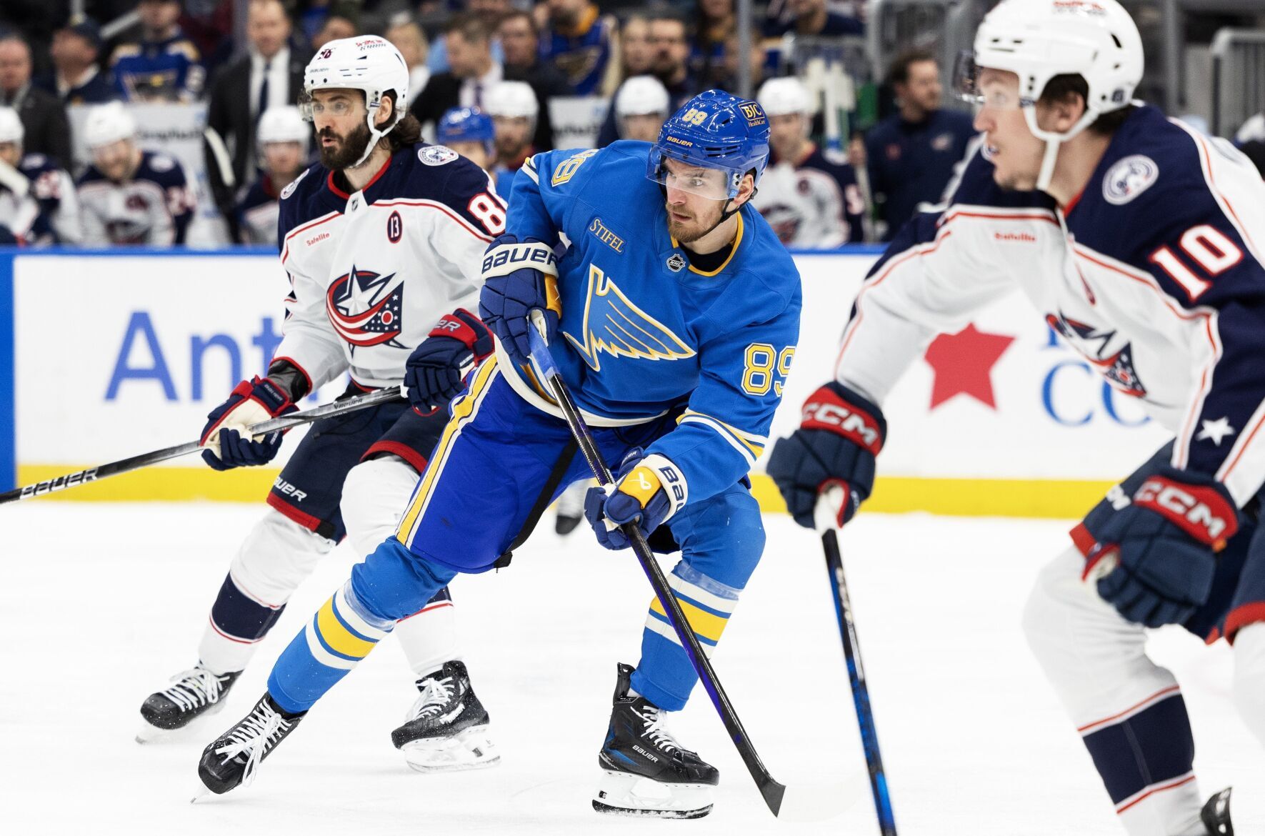 Blues run win streak to four with 4-1 win over Los Angeles