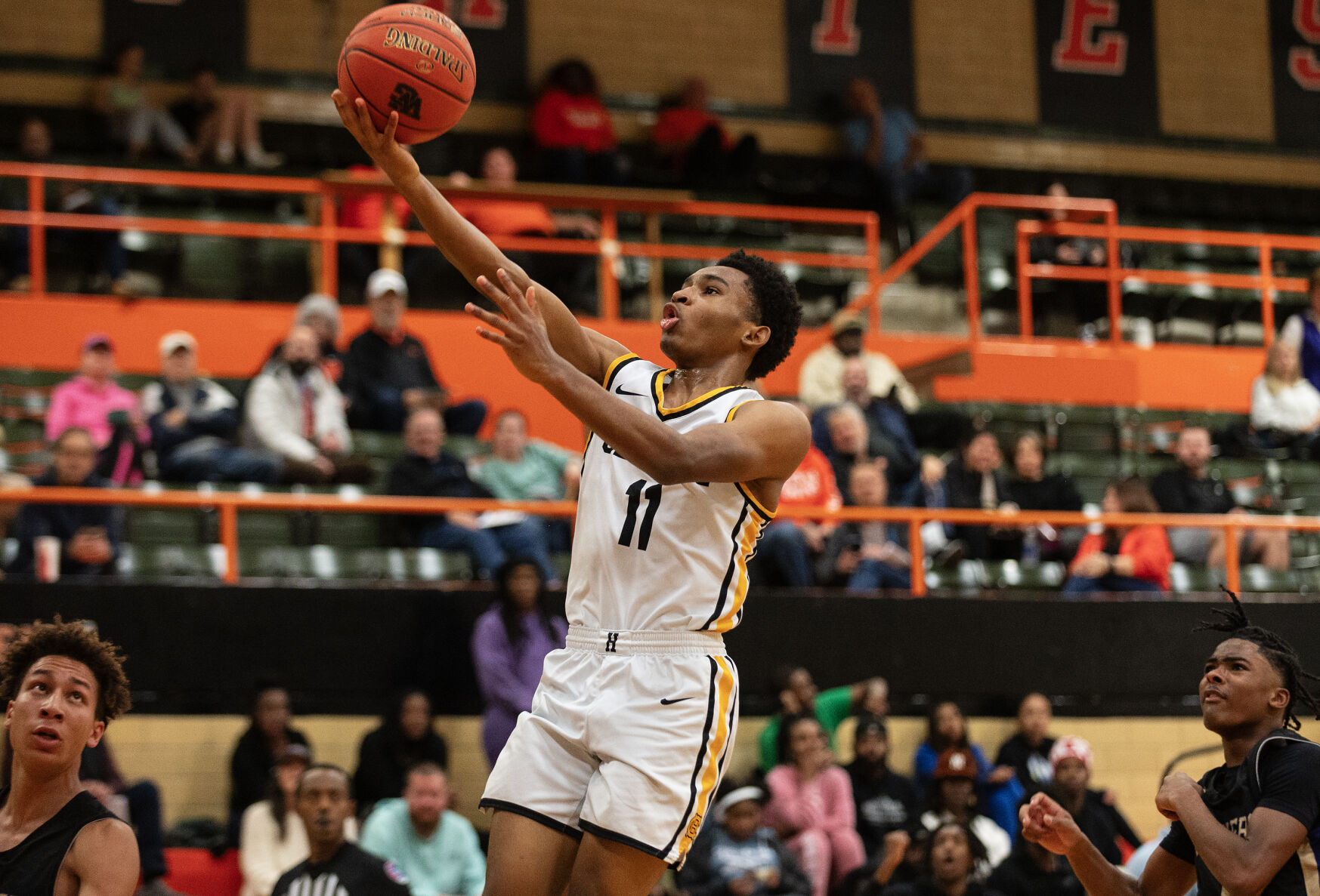 Devin Houston's late-game layup pushes CBC past Hazelwood Central