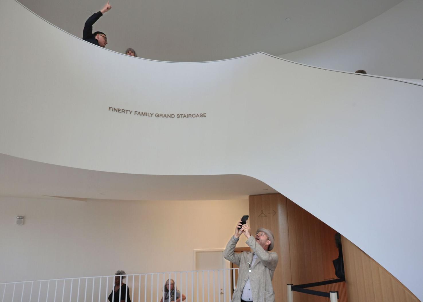 St. Louis Symphony Orchestra returns to renovated Powell Hall with ...