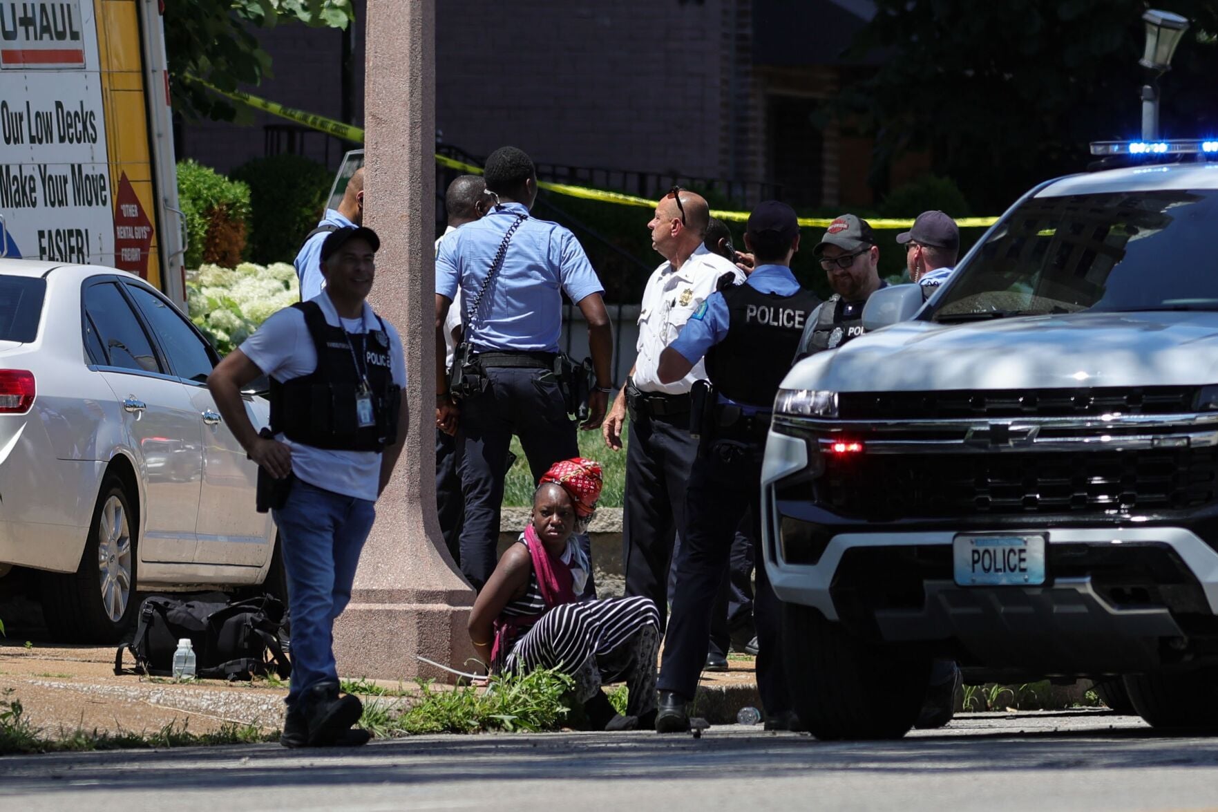 St. Louis police respond to woman barricaded in car near South Grand ...