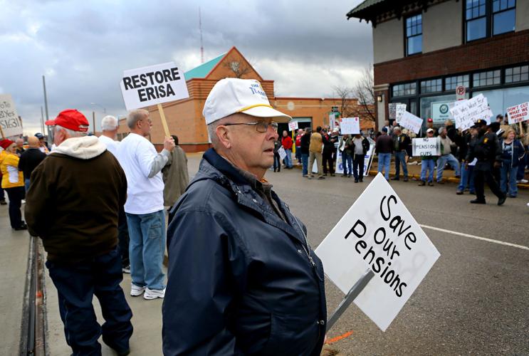Teamsters retirees rally to preserve pension benefits