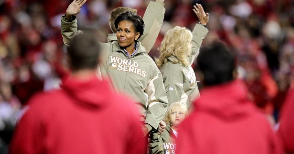 Obama and Biden depart with reminders of St. Louis and the Cards