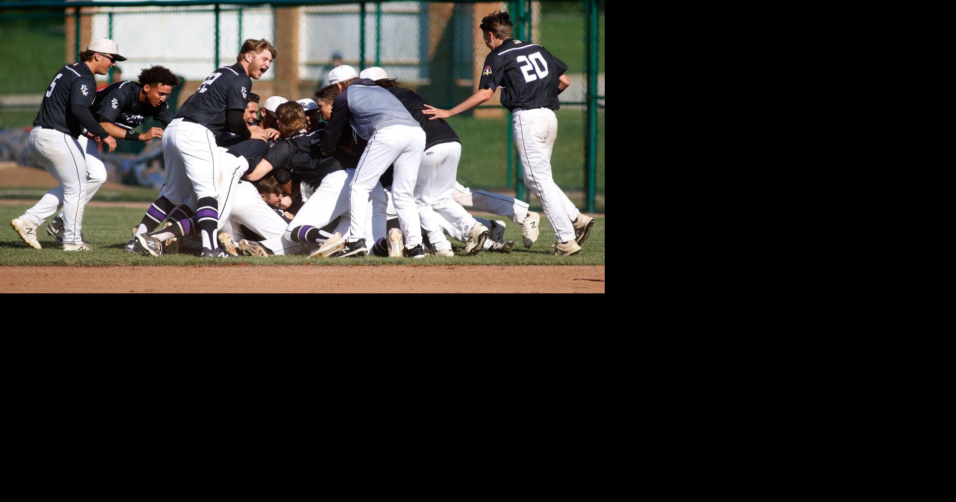 Fort Zumwalt West rallies from six-run deficit to stun Francis Howell