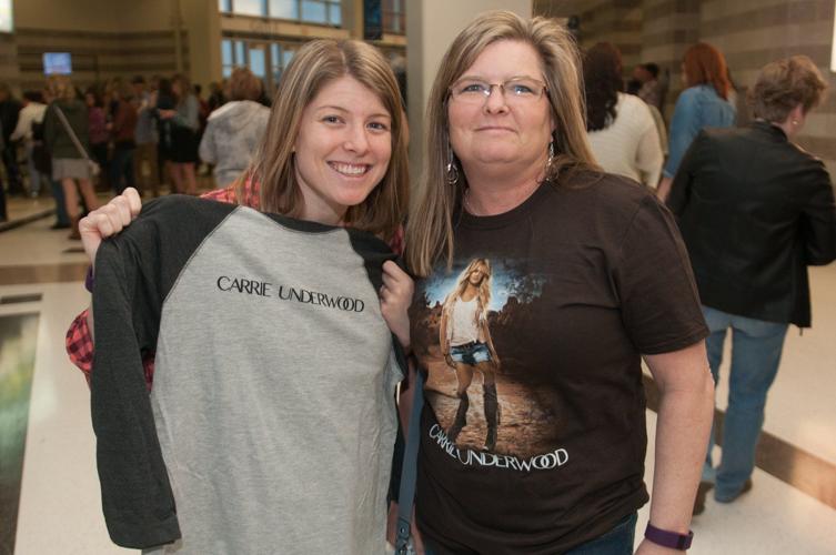 Carrie Underwood is confident and comfortable at Chaifetz concert