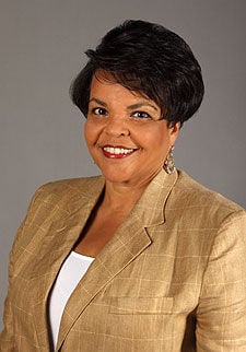 Longtime reporter/anchor Robin Smith leaving KMOV