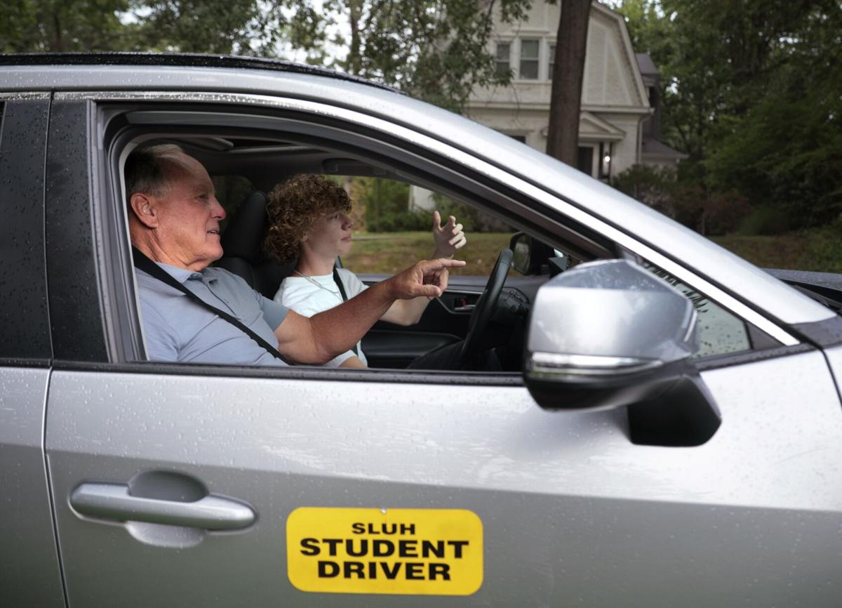 Longtime St. Louis University High teacher retires after thousands of ...