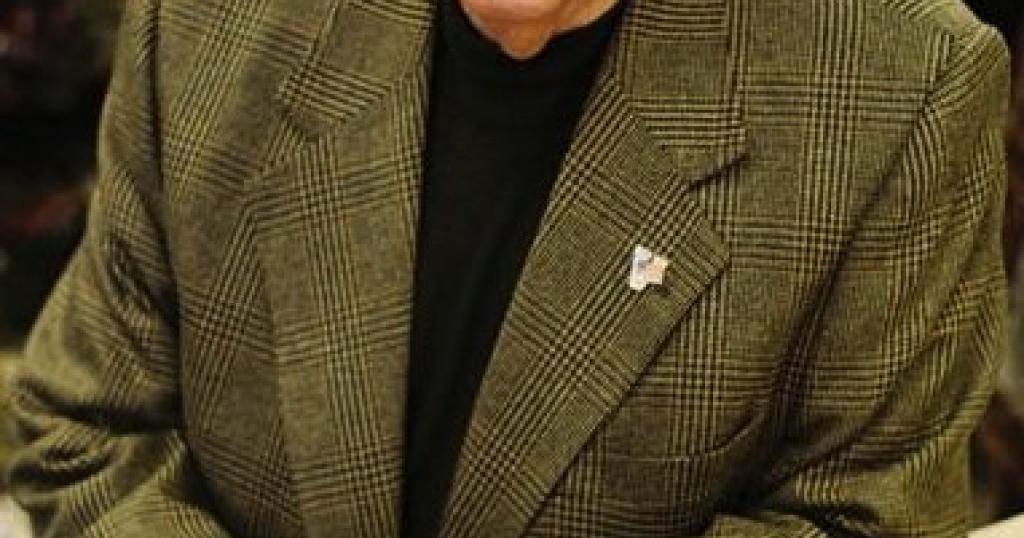 J. Maurice Thro; was president of landmark clothier in St. Charles