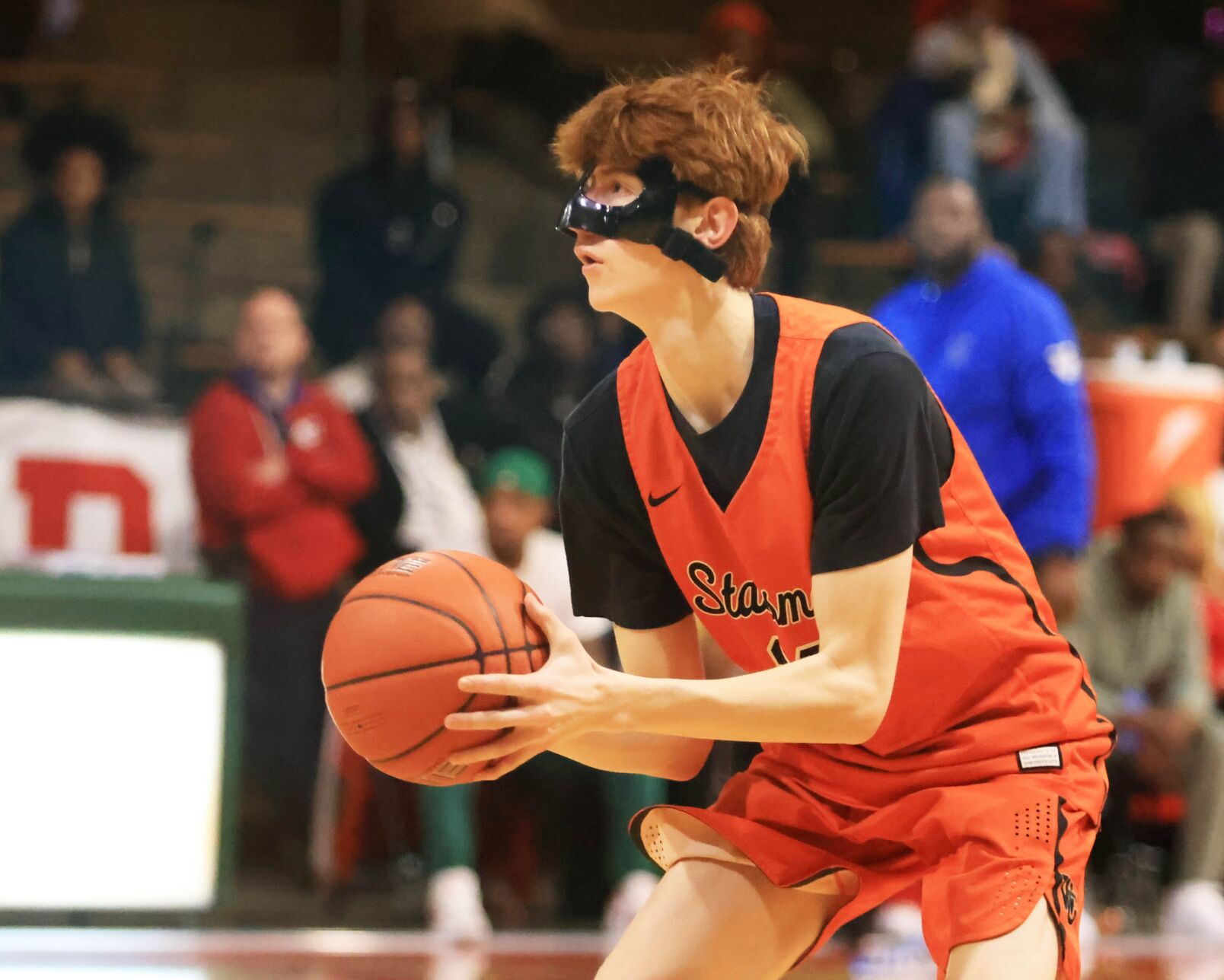 Vashon uses lift from unlikely source to top Webster Groves in battle ...