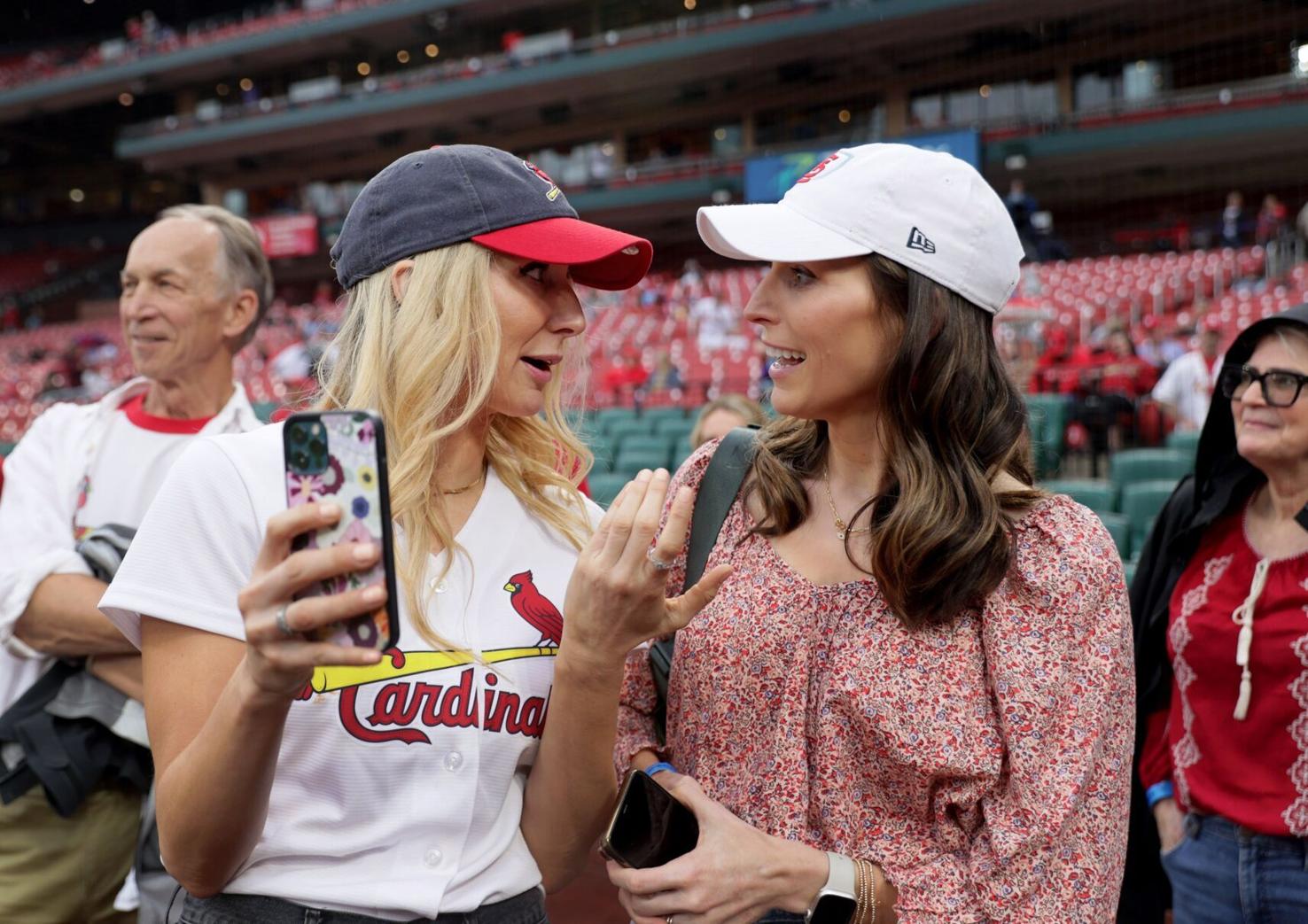 Nikki Glaser throws the first pitch at Cardinals game Thursday