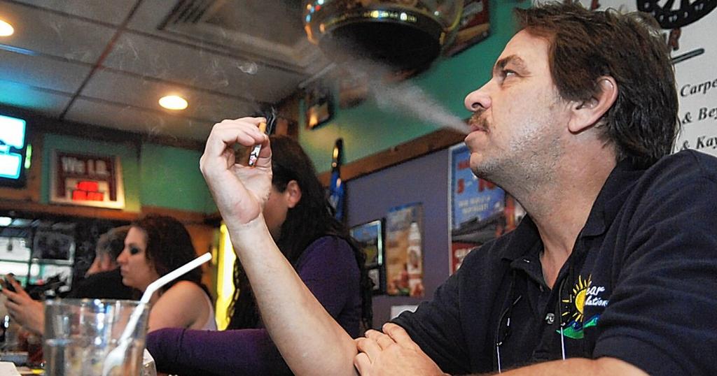 Group wants second vote on smoking ban in O'Fallon, Mo.