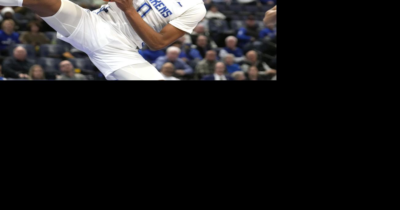 Another opposing guard has big night as SLU loses third straight at ...