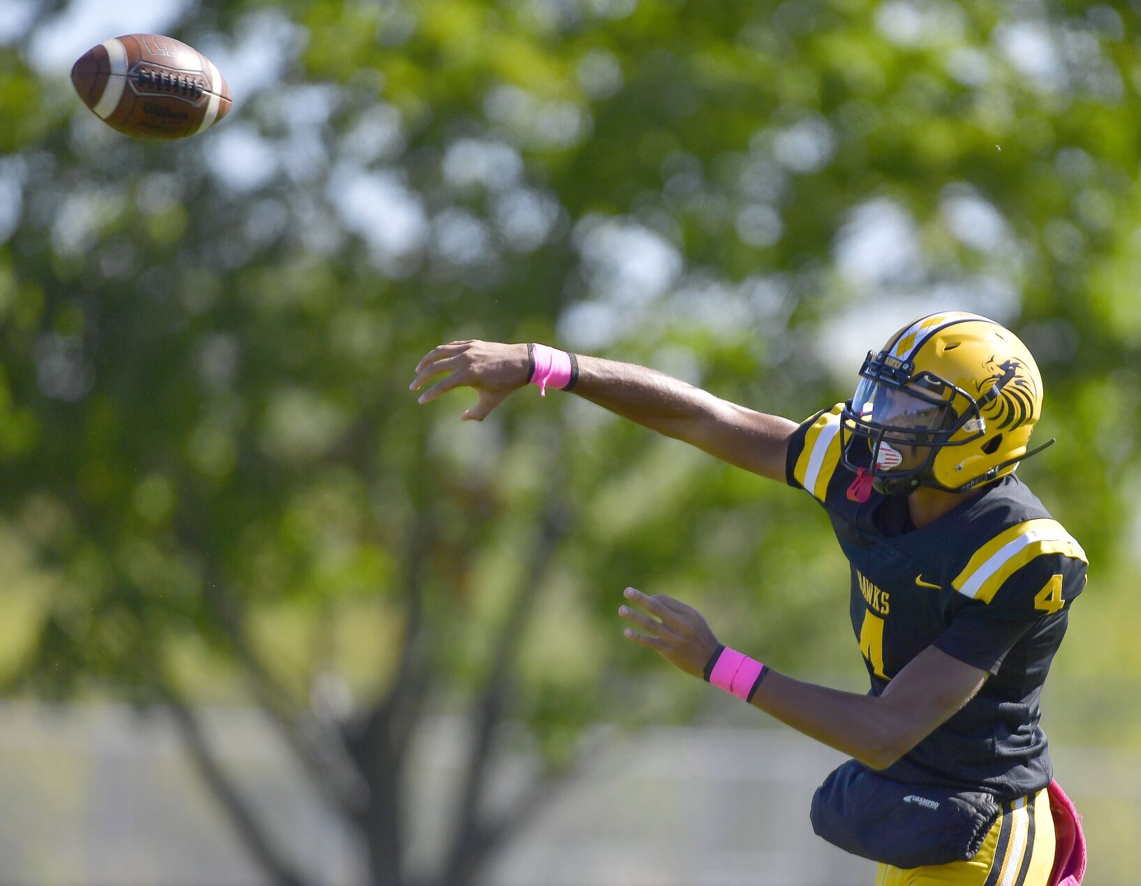 Lindbergh leans on Hnilo to hold off Hazelwood Central