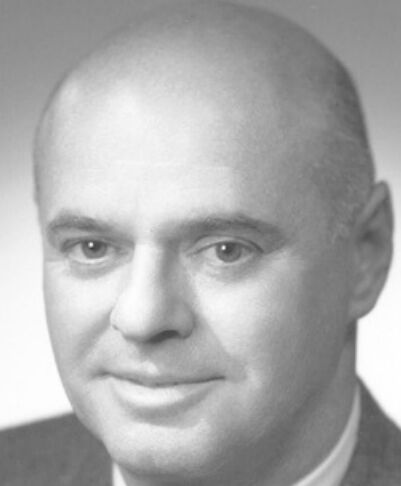 Bernie Ross dies; he opened integrated restaurant here after World War II