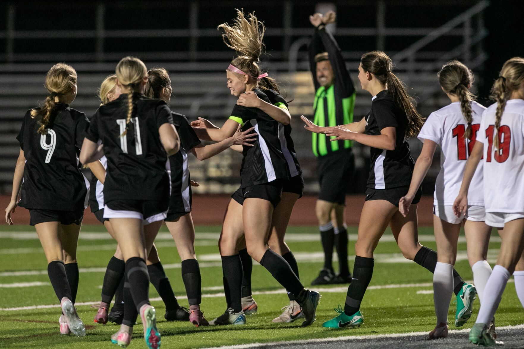Summit breaks through in second half against Ursuline, wins fifth game ...