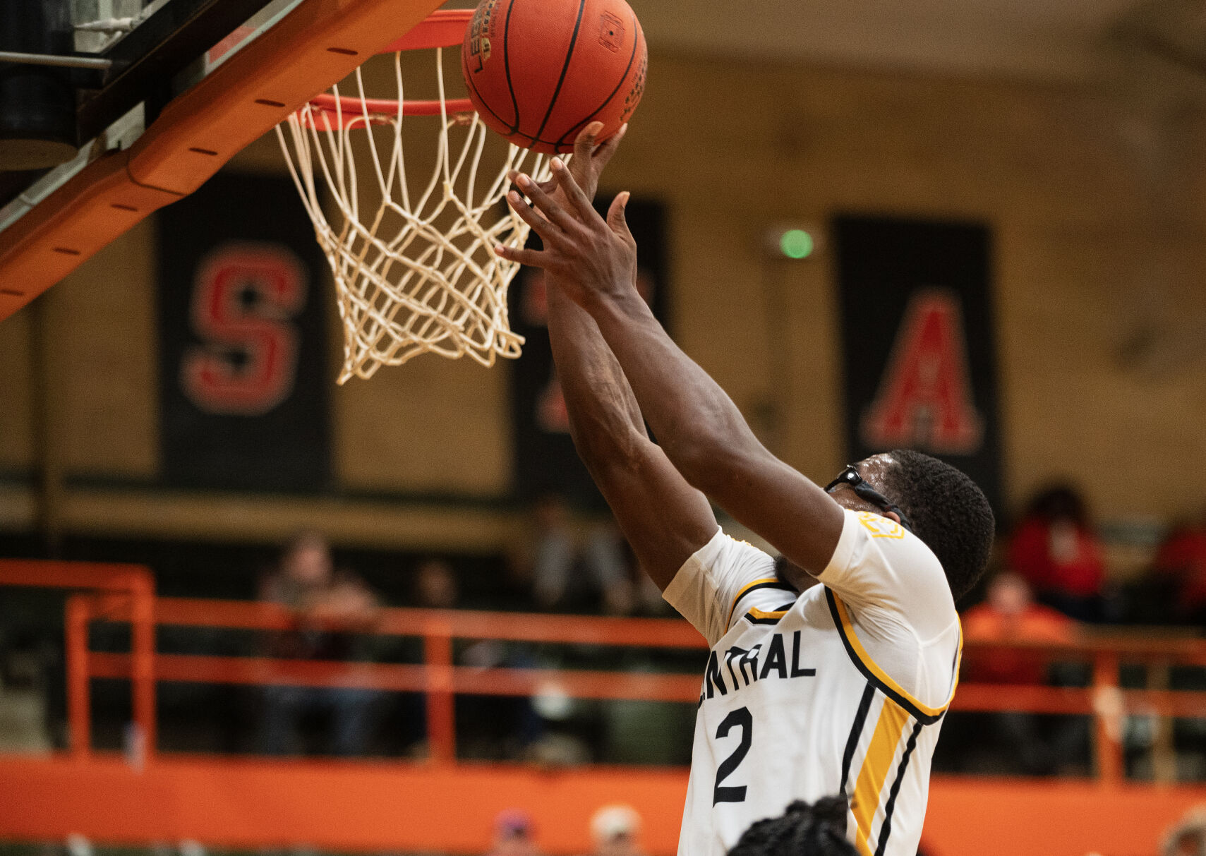 Devin Houston's late-game layup pushes CBC past Hazelwood Central