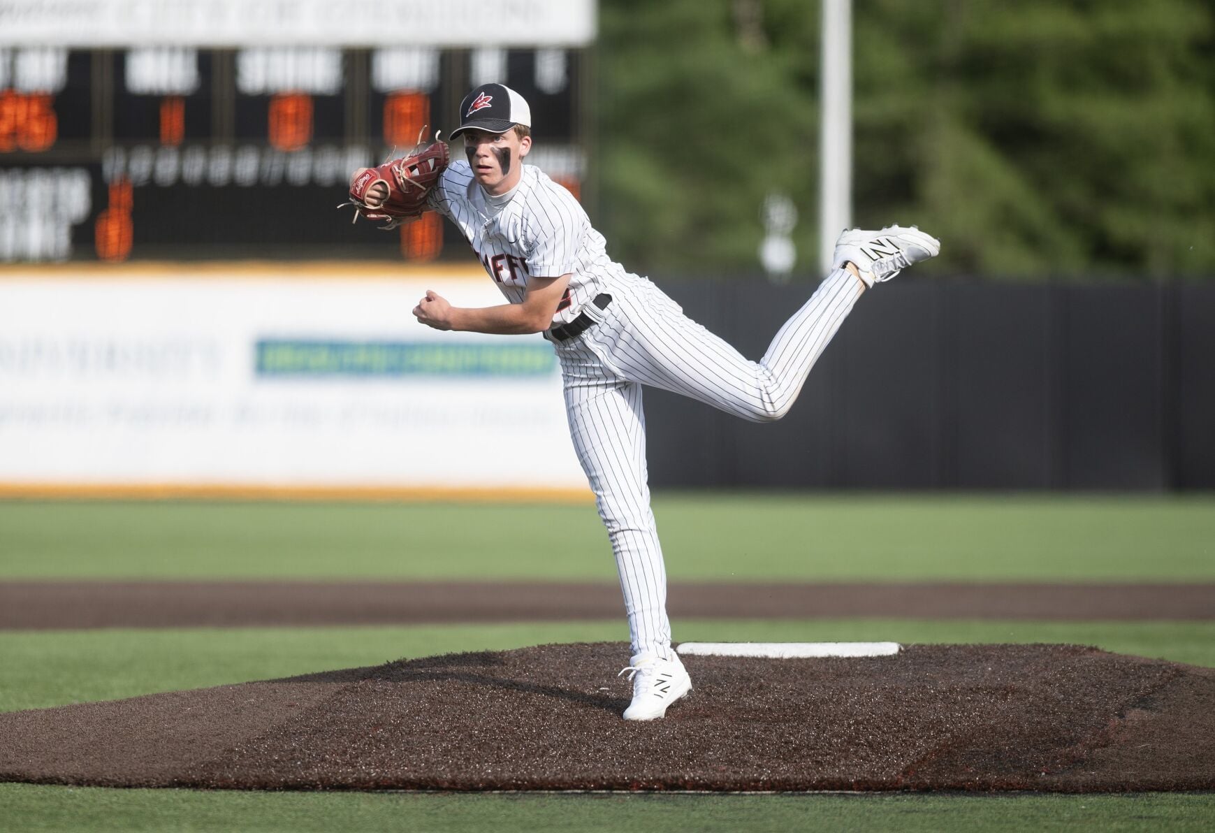 Sour gummy worm power: Trifiletti tosses 4-hit shutout to lead Veritas ...