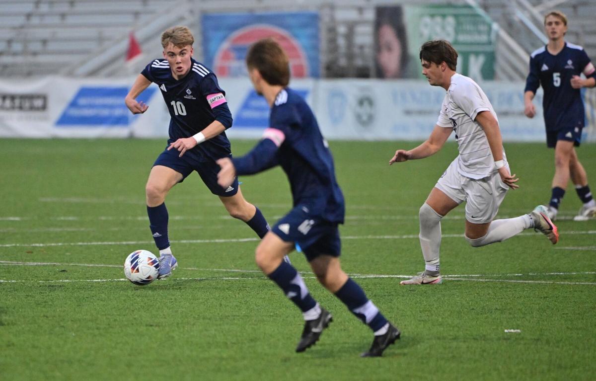 'Oh, Henry!' SLUH's Sanders is the All-Metro boys soccer player of the year