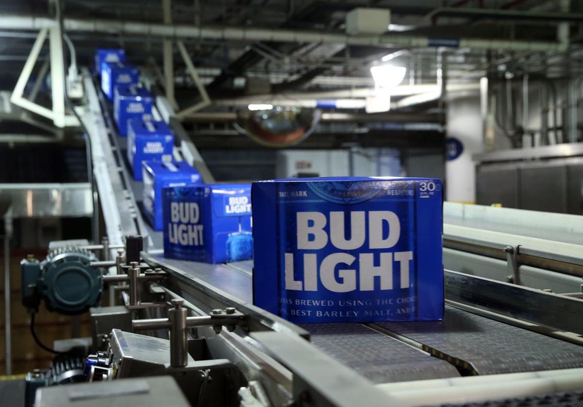 A-B offers to pay distributors, wholesalers hurt by plunging Bud Light ...