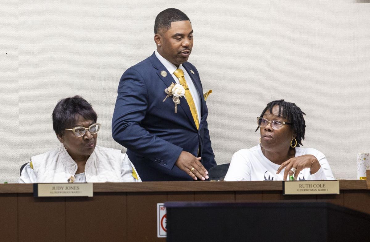 Riverview mayor arrested by St. Louis County Police on criminal charges