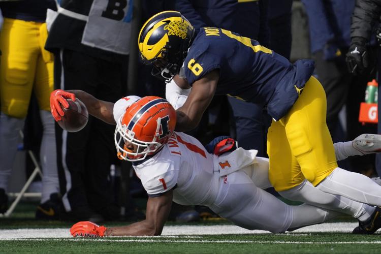 Illinois vs. Michigan football video highlights, score, live updates