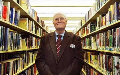 Longtime library director to retire