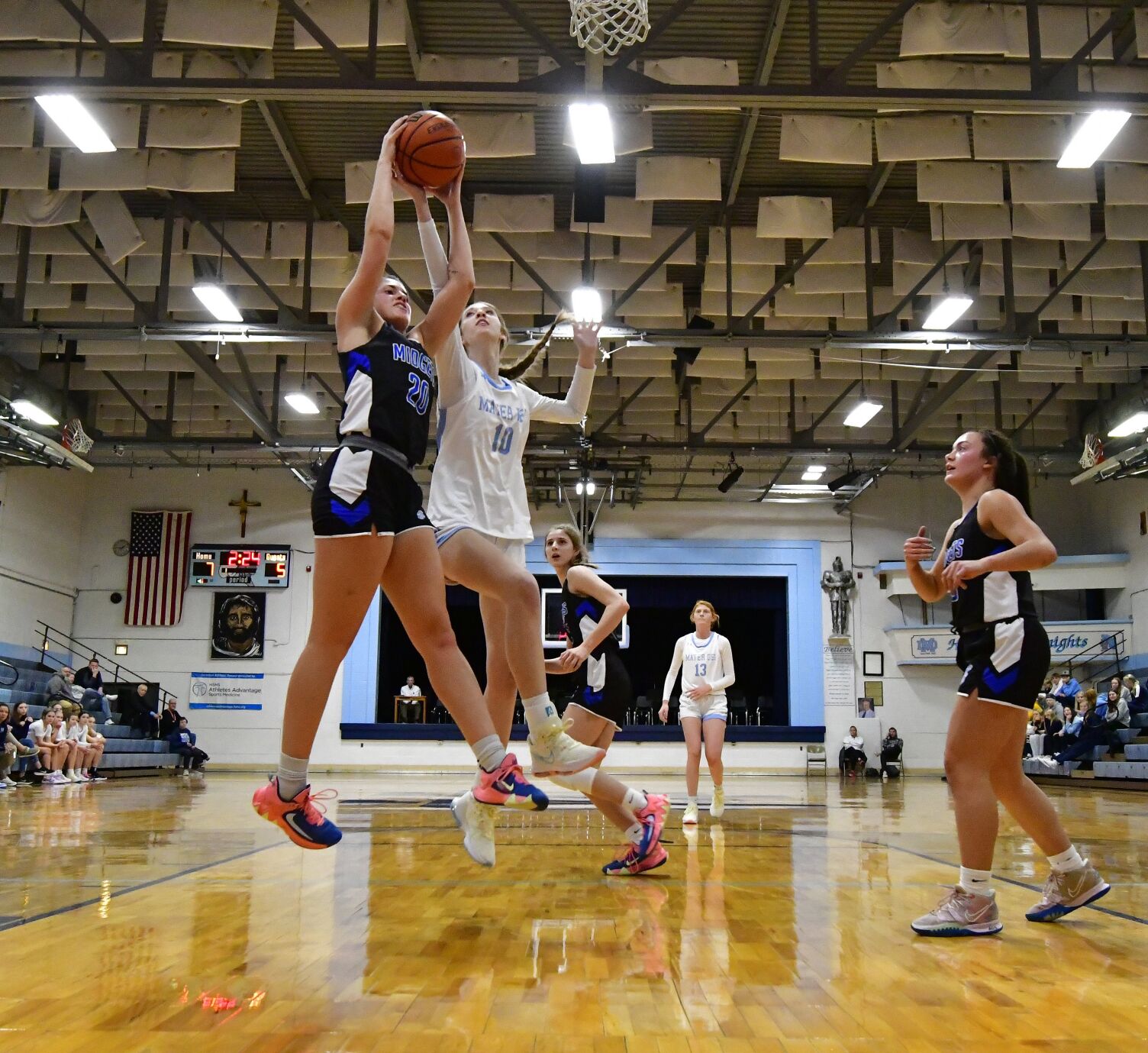 Koerkenmeier takes charge in fourth quarter to lead Mater Dei past Freeburg