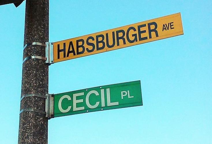 Honorary signs commemorate original street names