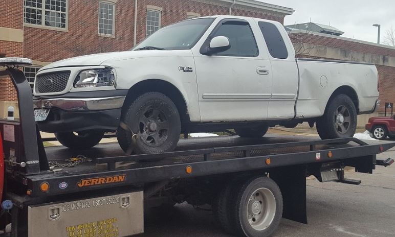 Angry pickup driver hit two cars, police cruiser before Manchester cops ...