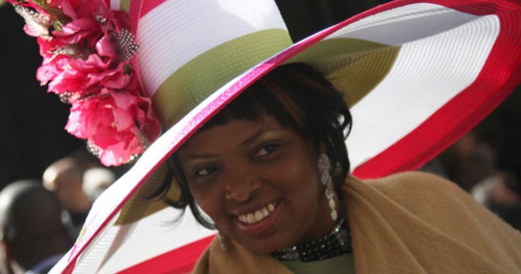 New York hat designer hosts St. Louis fashion shows