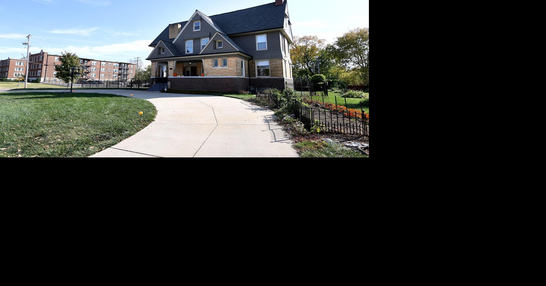 Photos: At Home with Holly and Isaac Pollack