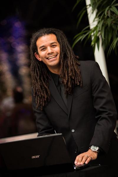 Wedding host and karaoke deejay Jason M. Clyde dies