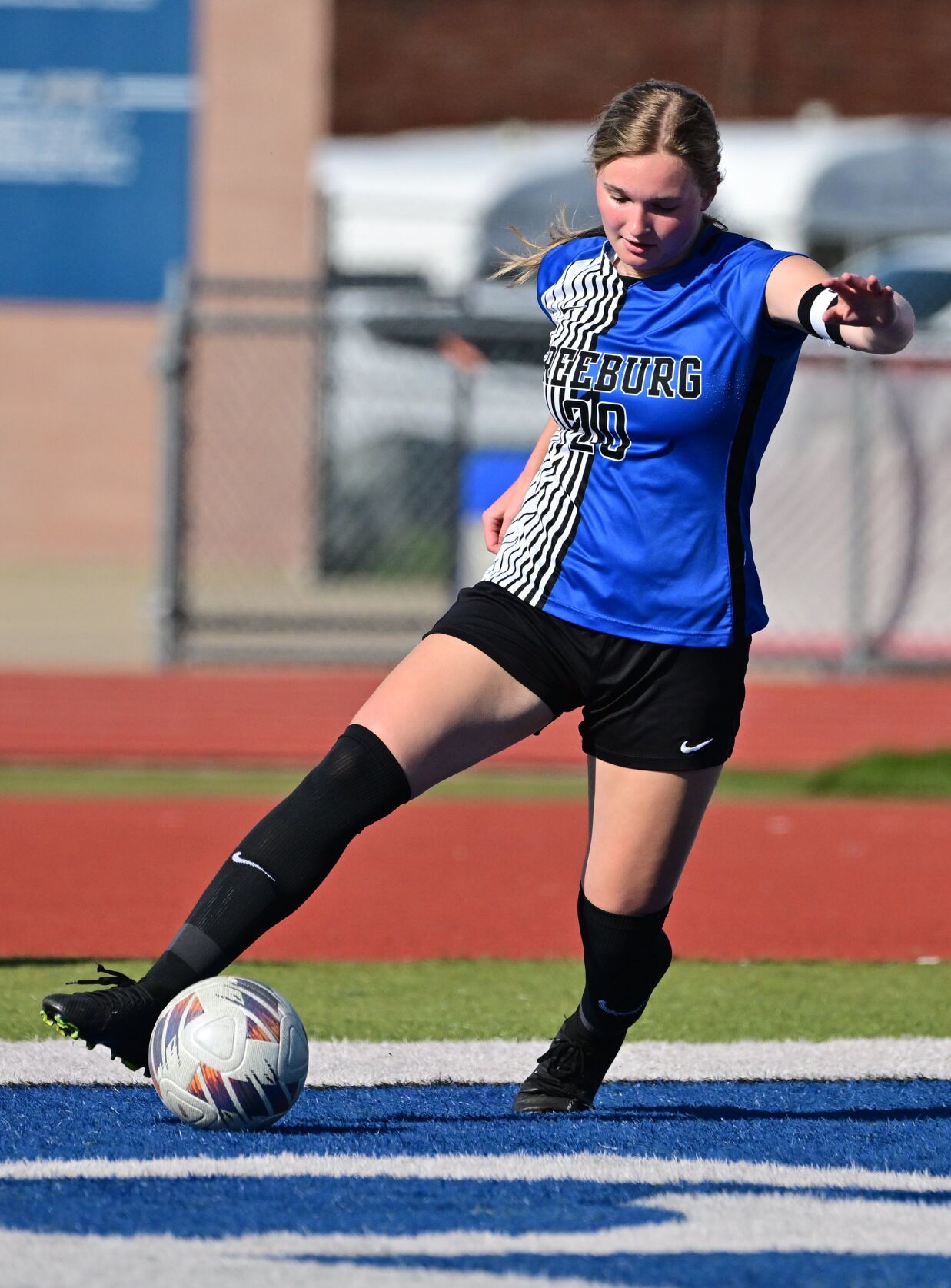 UMSL signee Avery Hesseldenz continues record-setting run to help ...