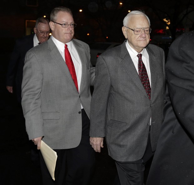 Former Illinois governor George Ryan released from custody, one day early