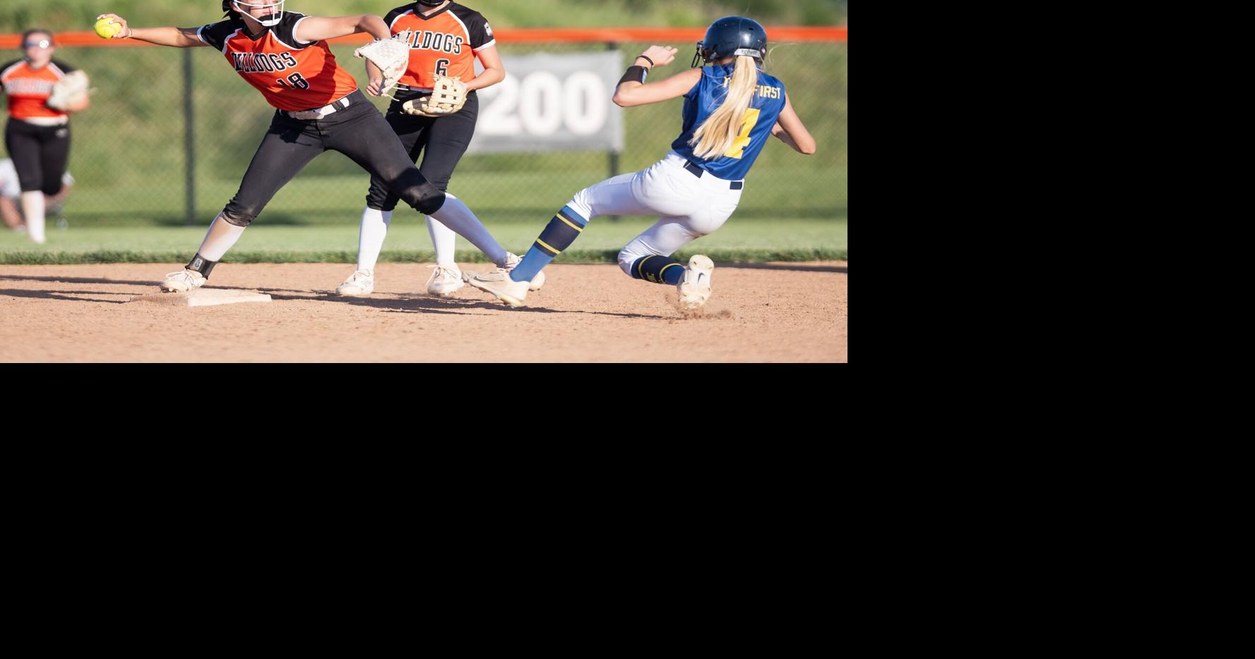 Class 3A Waterloo Sectional, semifinal: Waterloo 8, Marion 3