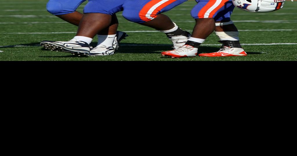 E. St. Louis Flyers play despite tension over eligibility