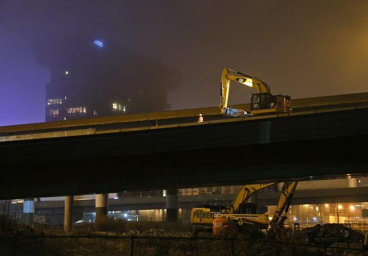 Work to lift up and move eastbound lanes of Poplar Street Bridge begins ...