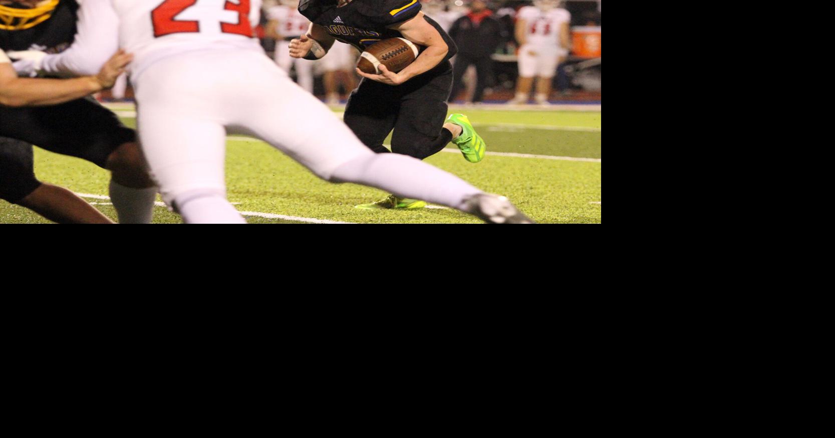 Jackson once again overpowers Seckman in district title game