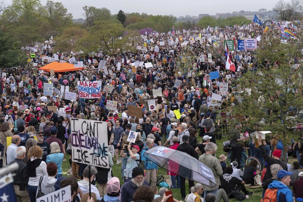 Protesters tee off against Trump and Musk in ‘Hands Off!’ rallies ...