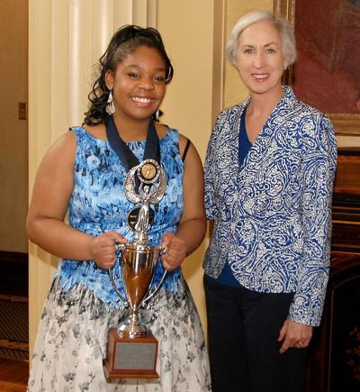 Wentzville student competes today in Poetry Out Loud