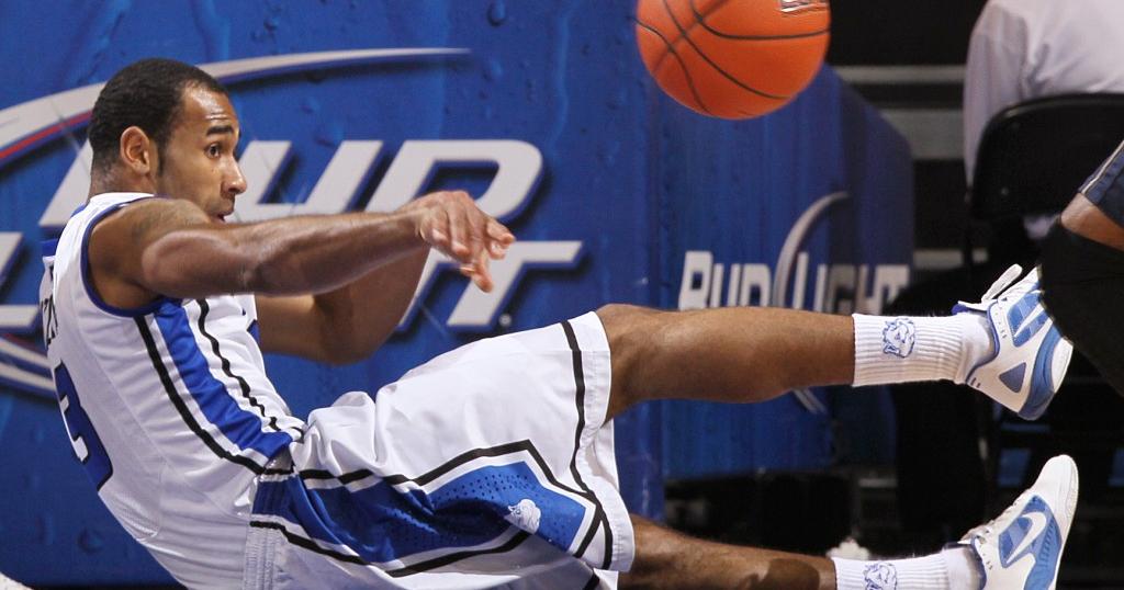 SLU's Mitchell breaks bone in left foot