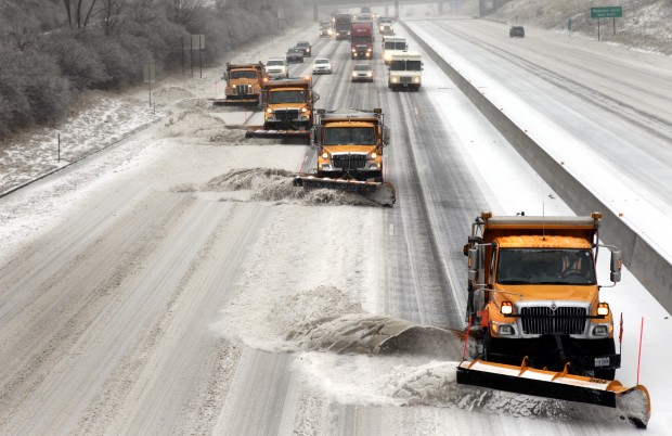 Missouri, Illinois highway crews prepare for winter storms