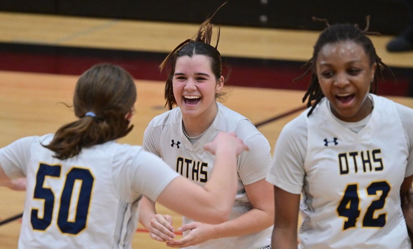 Kennah Barringer drills 3-pointer at buzzer, lifts O'Fallon to Highland ...