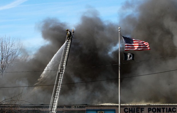 Firefighters battle blaze at Cahokia VFW hall